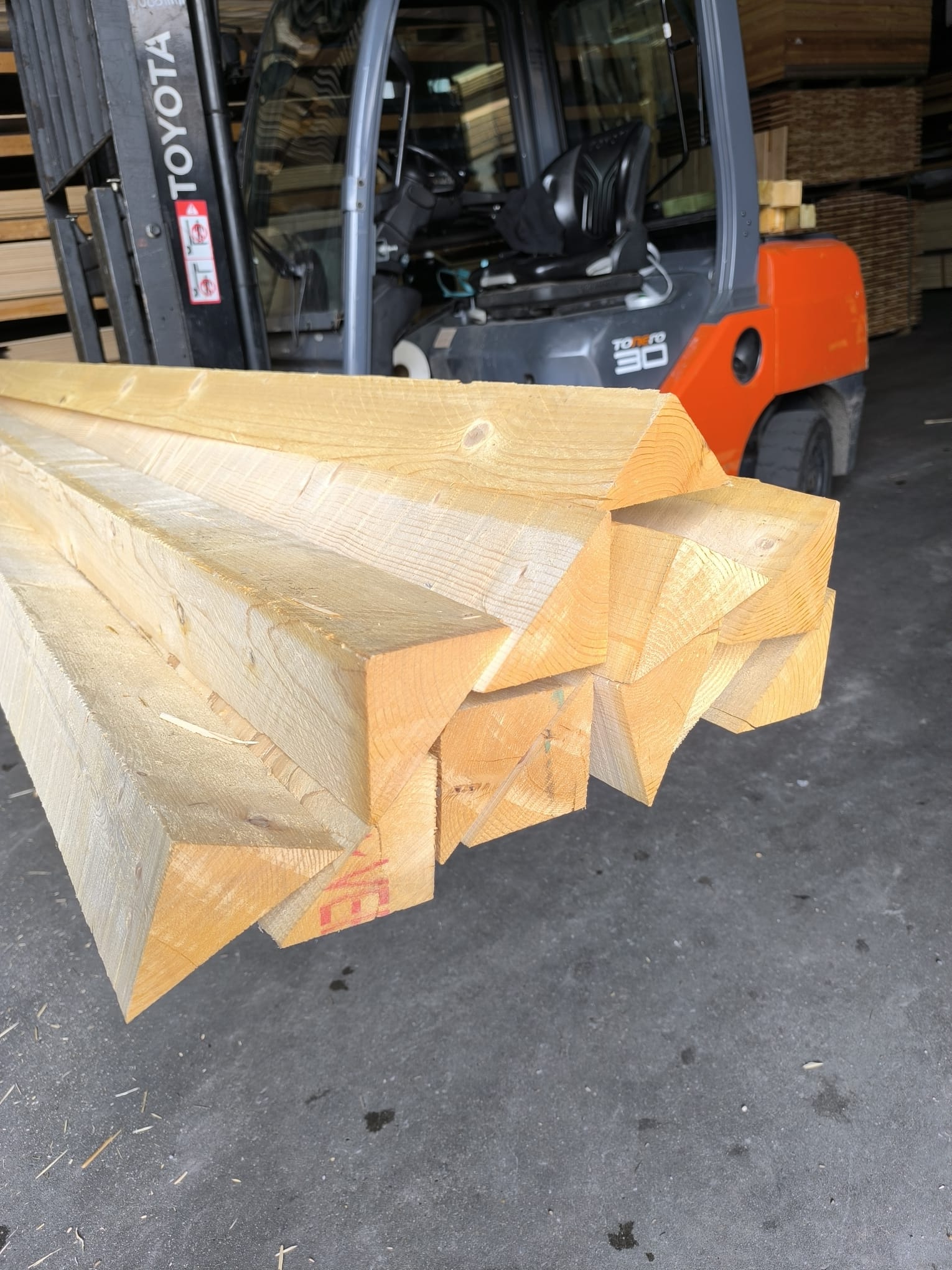 Restpartij Mastiek schroot vuren 4,5 meter - 10 cm